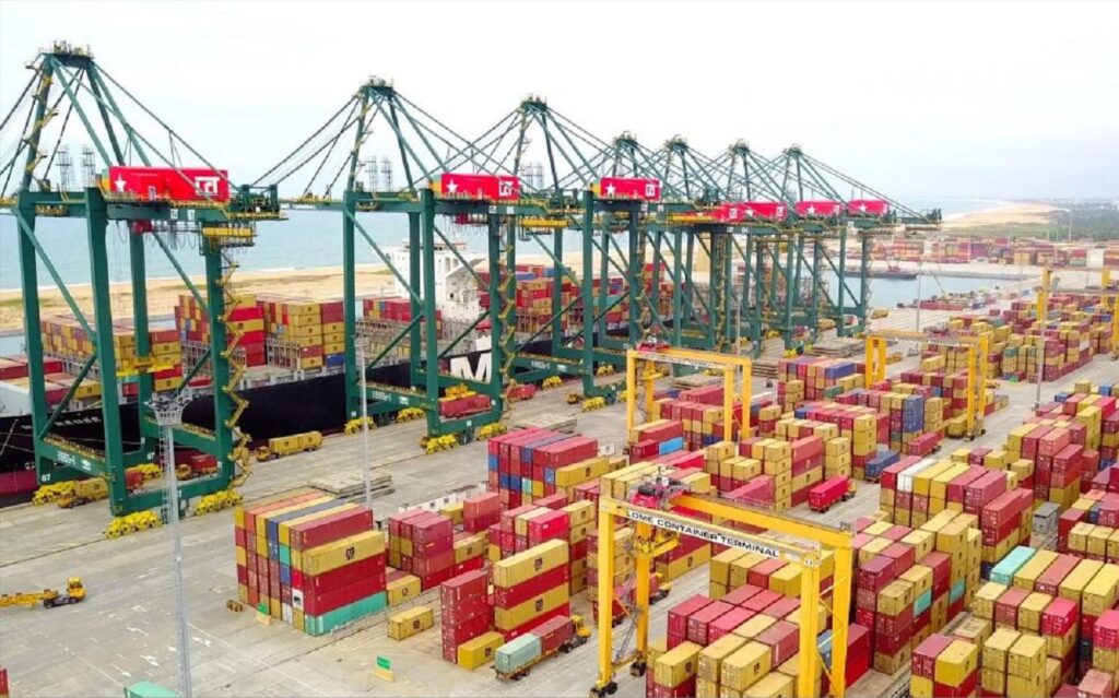 Togo- Port de Lomé: marre d'être ignorés, les dockers brandissent un ...